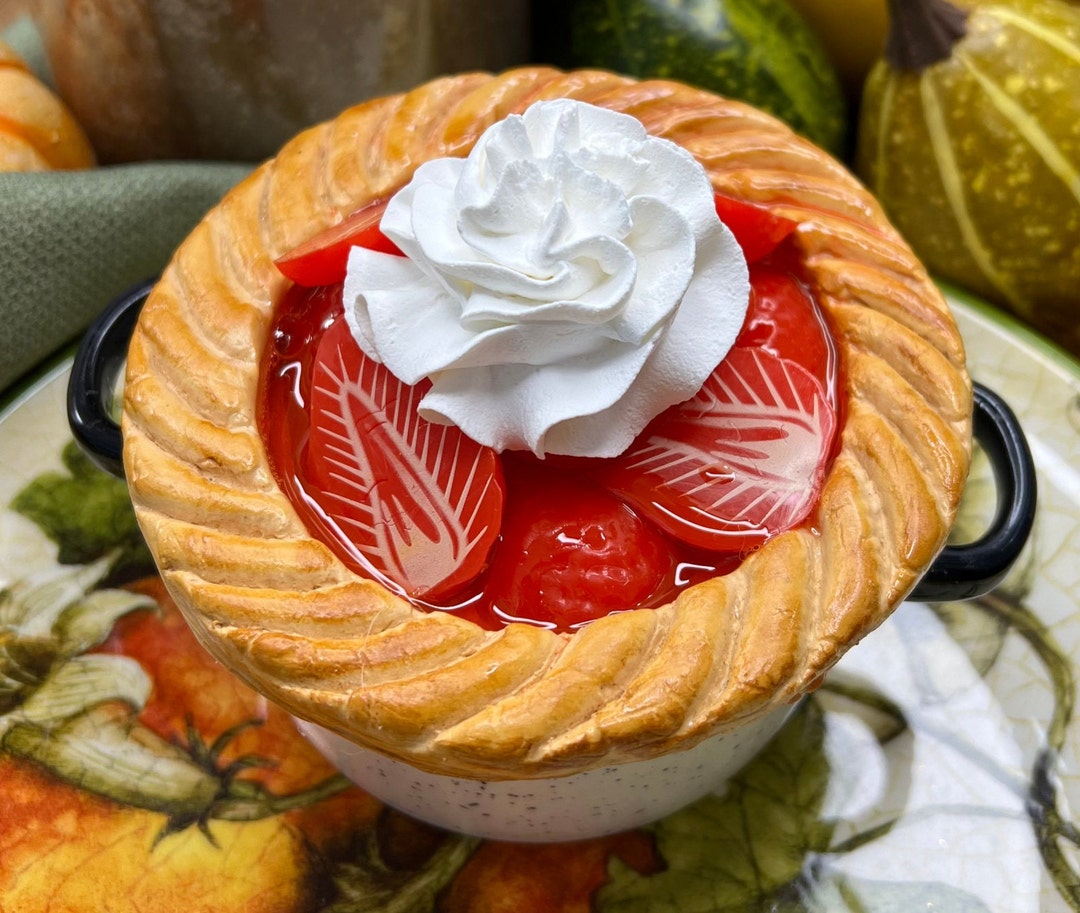 Fake 4 1/2" Strawberry Pie * Clay, Resin, Fake Food, Mini Pie ...