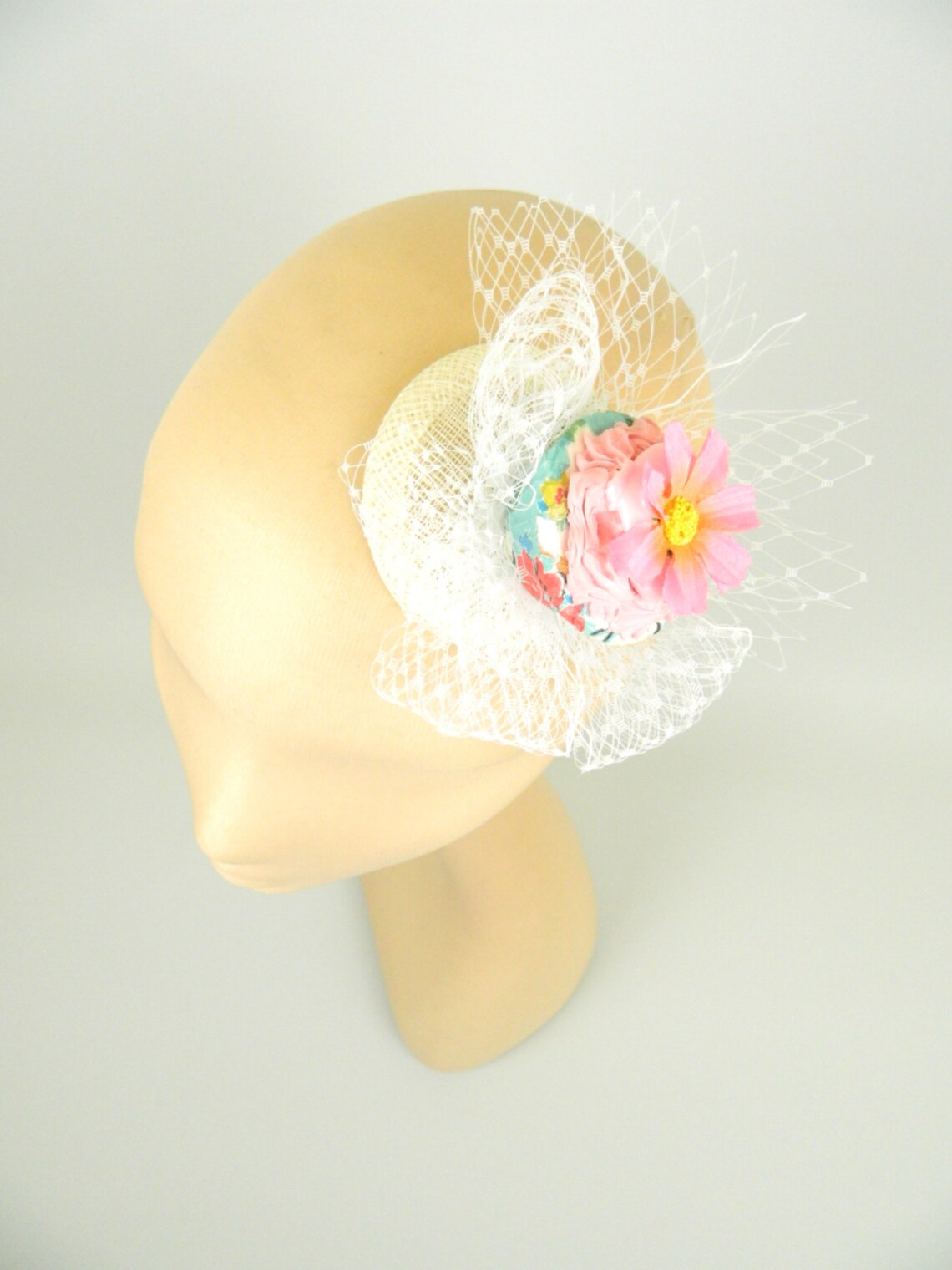 Fascinator Mini Headpiece Cupcake With Daisy Flowery Vintage - Etsy