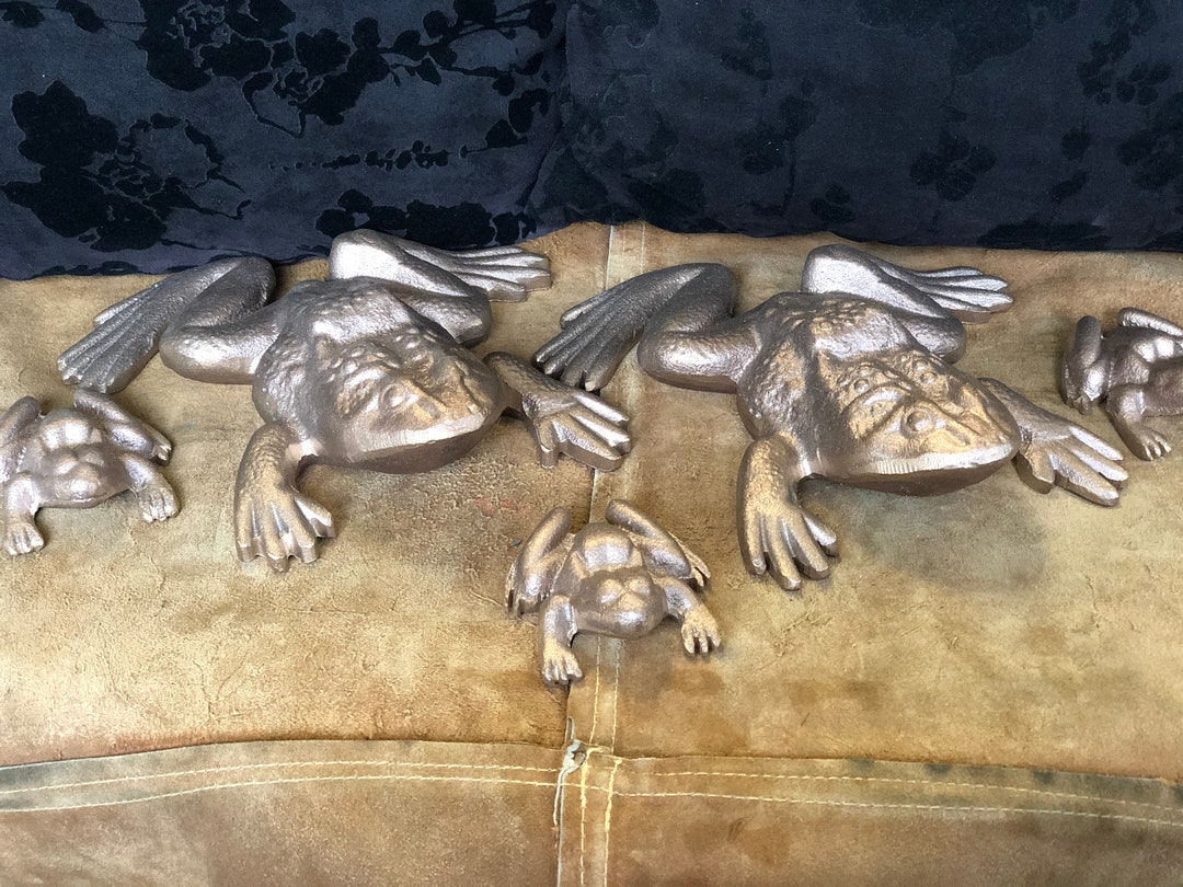 Toad Garden Statue, Toad Family - Etsy