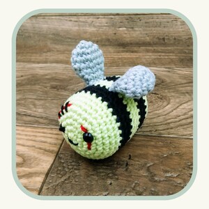 Crochet Pattern: George the Zom-bee - Etsy