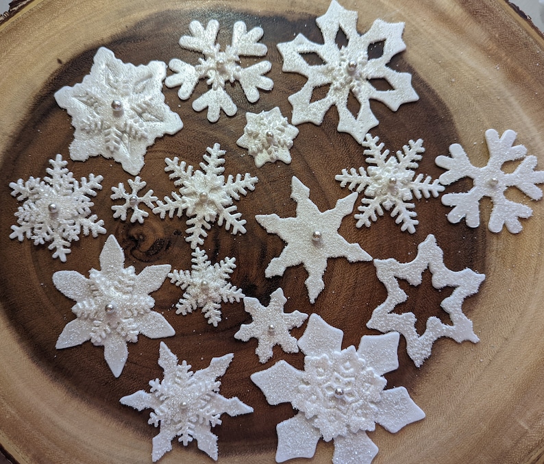 24 Edible SNOWFLAKES / SPARKLY / Any Color /sugar / Gum Paste - Etsy