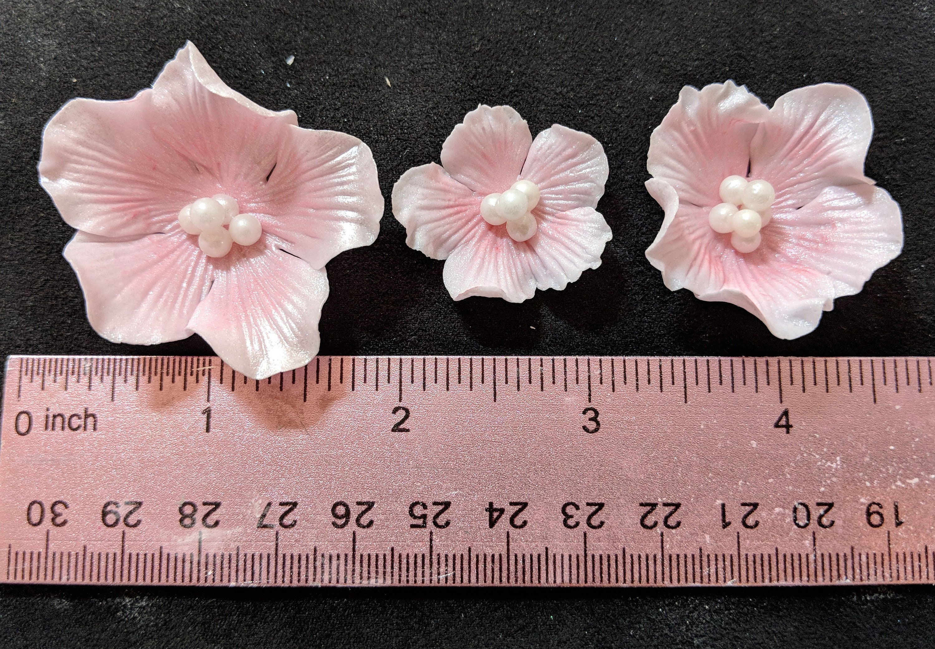 24 Edible RUFFLE Flowers 1.0 1.25 1.5 | Etsy