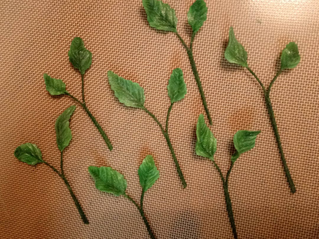 12 Mini Gum Paste/fondant Rose Leaves / Cake Decoration / Edible Flower ...