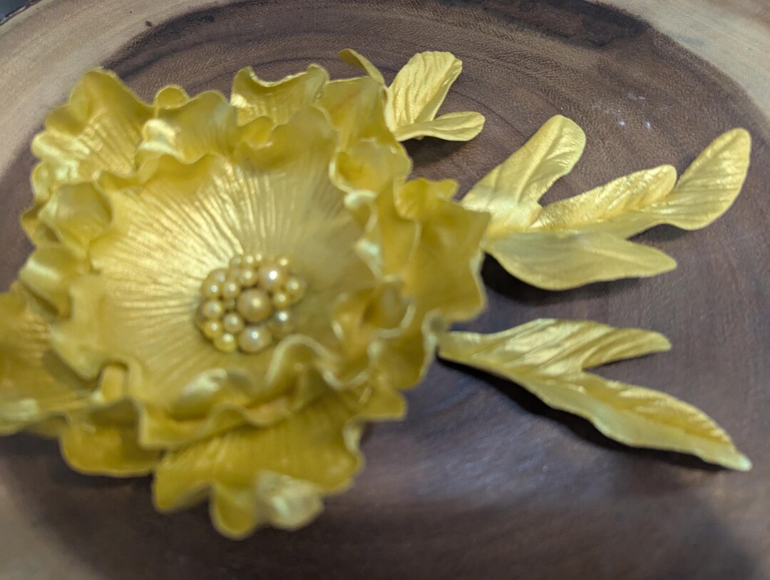 1 Edible Gold RUFFLE Flower and 3 Leaves/any Color/cake Decoration ...