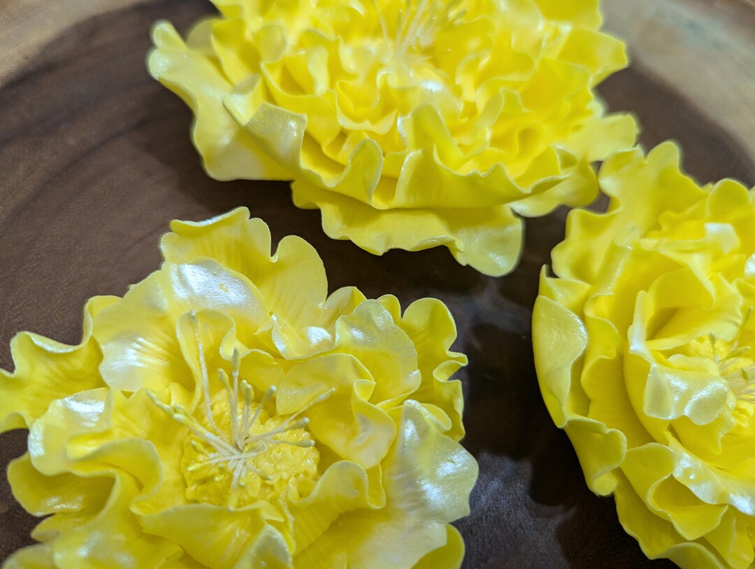 3 Edible RUFFLE Yellow Flowers/ Any Color / Cake Decoration / Sugar ...