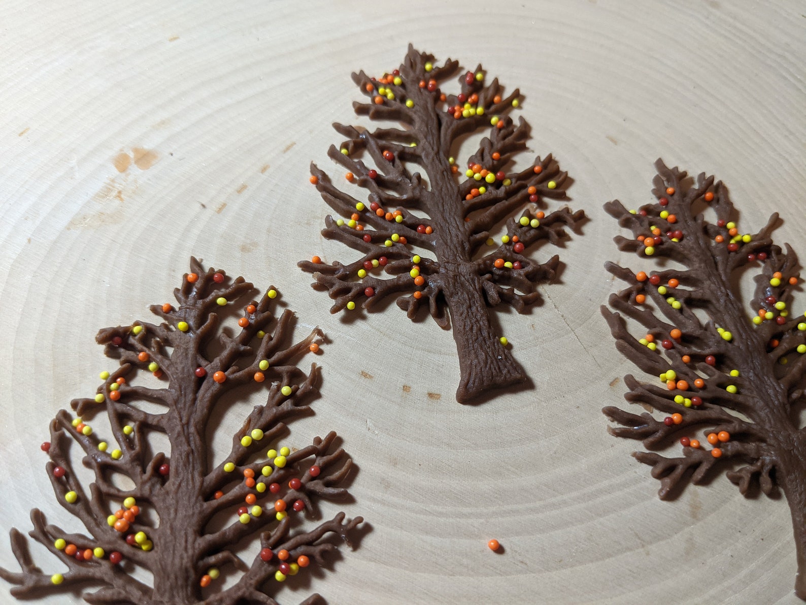 12 Edible Gum Paste Fall Trees With Fall Sprinkles / Edible Cake ...