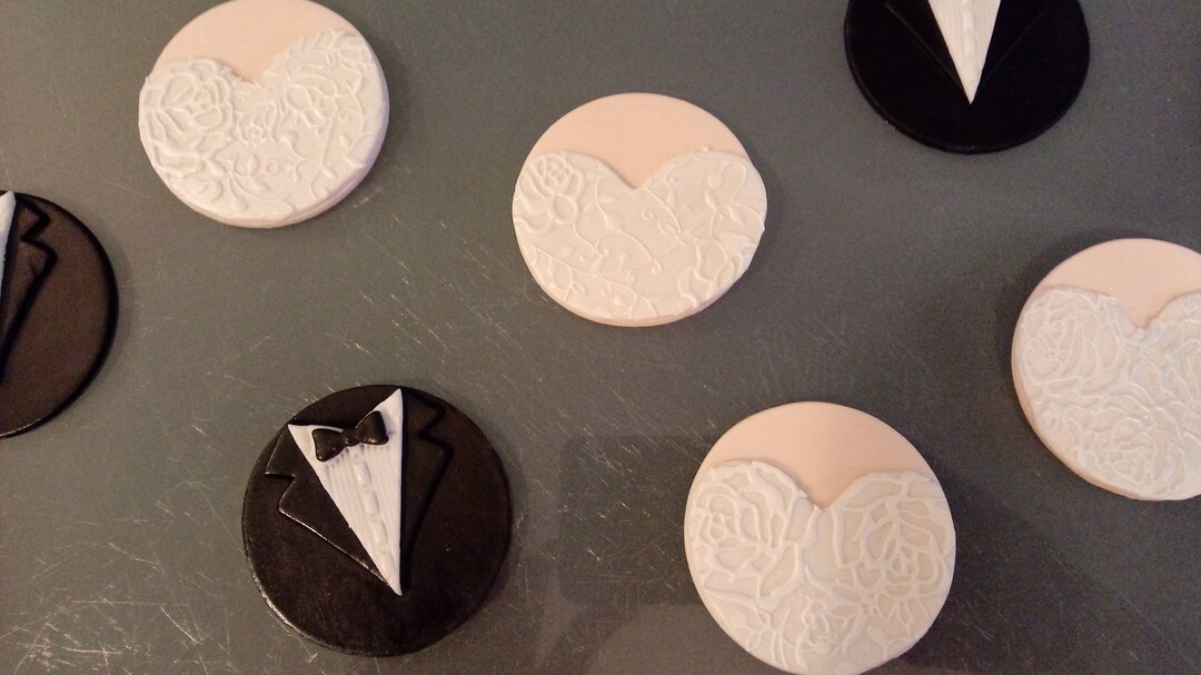 24 Bride and Groom Cupcake Topper / Gum Paste/fondant Cupcake Topper - Etsy