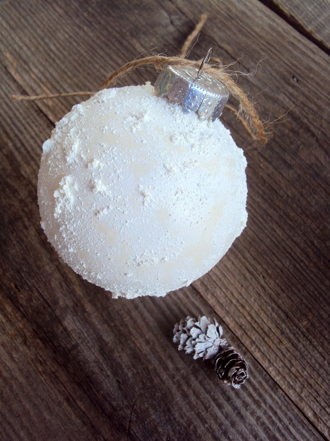 Snow Ball Ornament - Frosty Christmas Bauble - Nonbreakable White Snowy ...