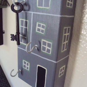 Wood House Key Hanger - Primitive Hallway Wall Decor - Cottage Chic ...