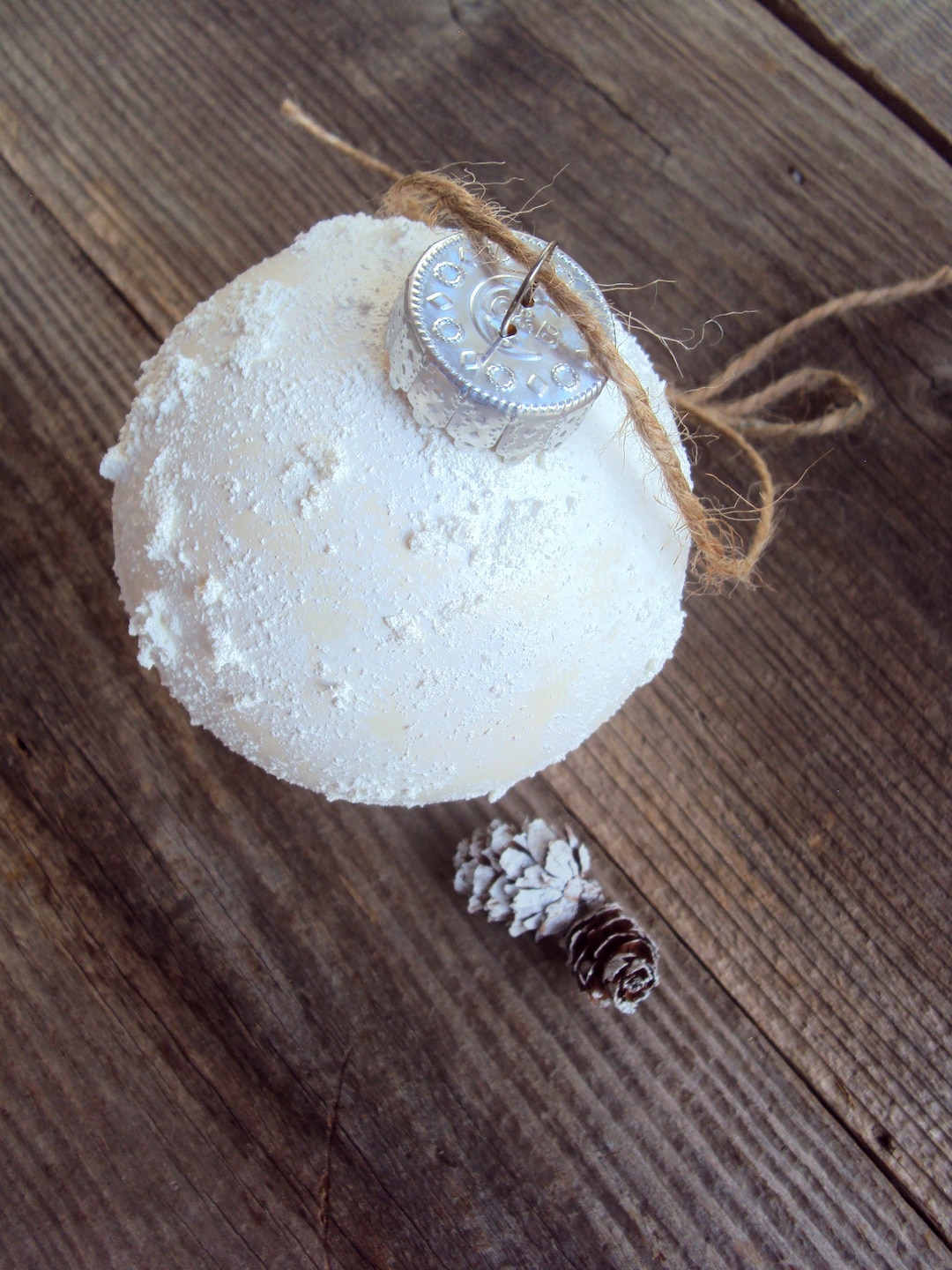 Snow Ball Ornament - Frosty Christmas Bauble - Nonbreakable White Snowy ...