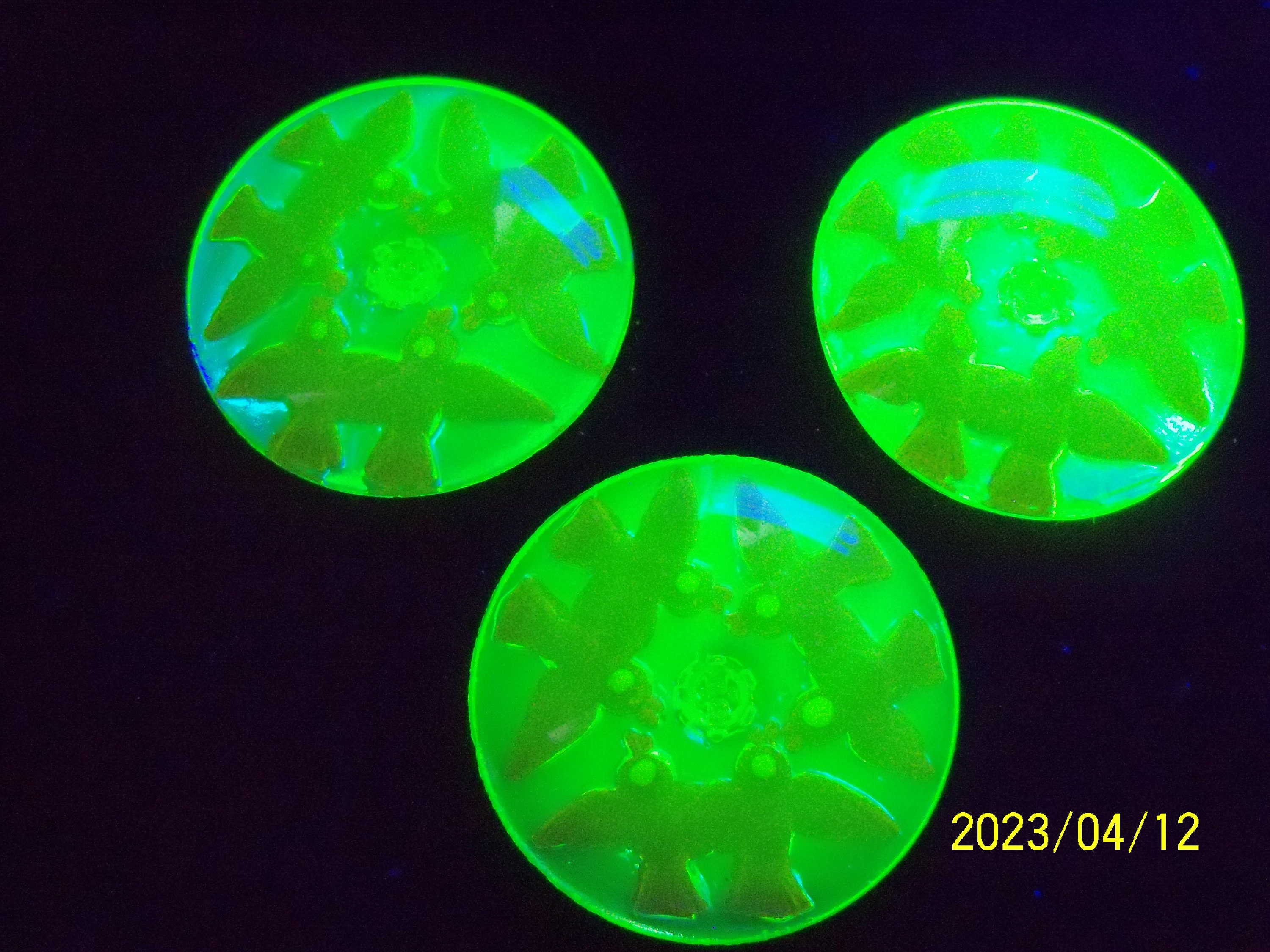 Czech Vaseline Glass Buttons 3 Pcs Gorgeous Reverse Painted Birds AB ...