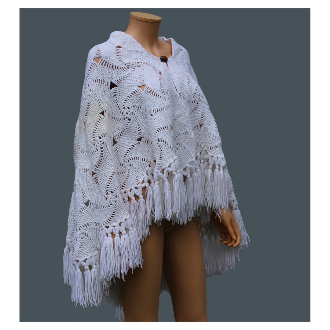 1970s Crochet White Wool Shawl /70s Fringe Wool Shawl/70s Boho Wool ...