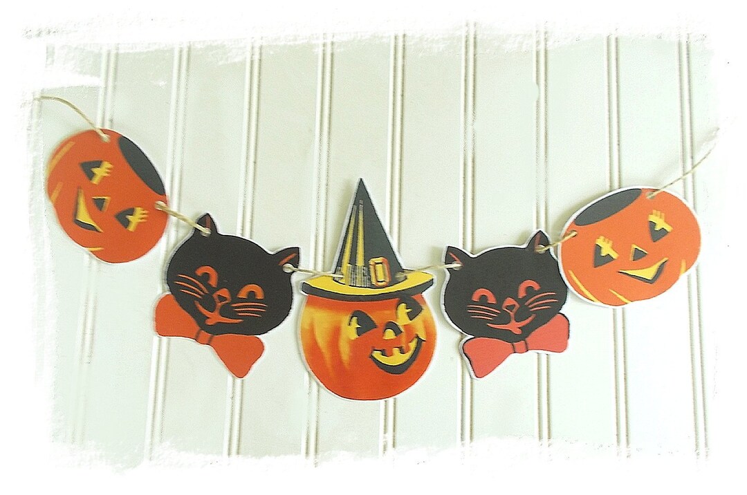 Retro Vintage Halloween Banner Laminated Garland - Etsy