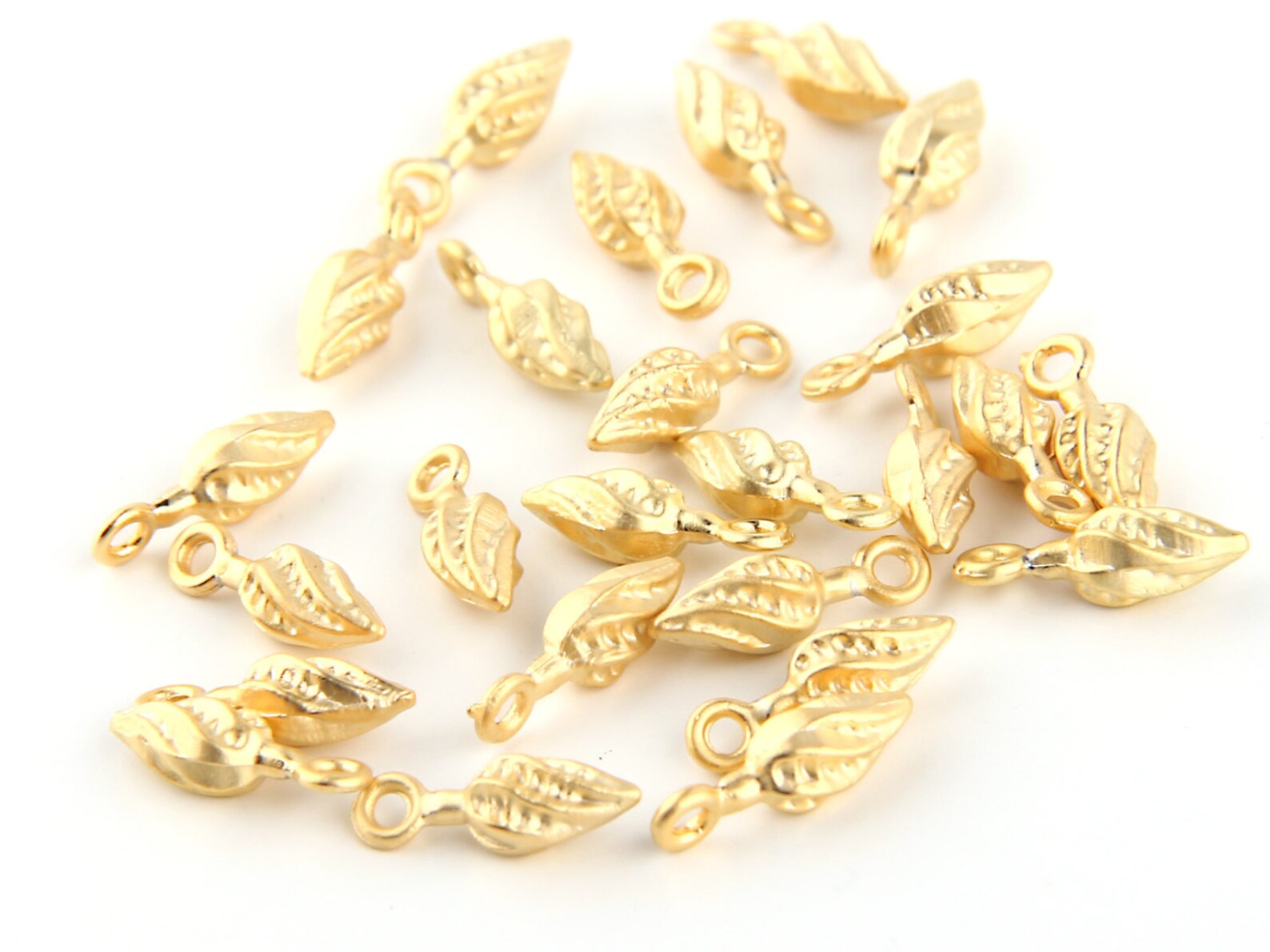Mini Gold Pointy Charms, Spike Charms, Blossom Charms, 25 Pieces // Gch ...