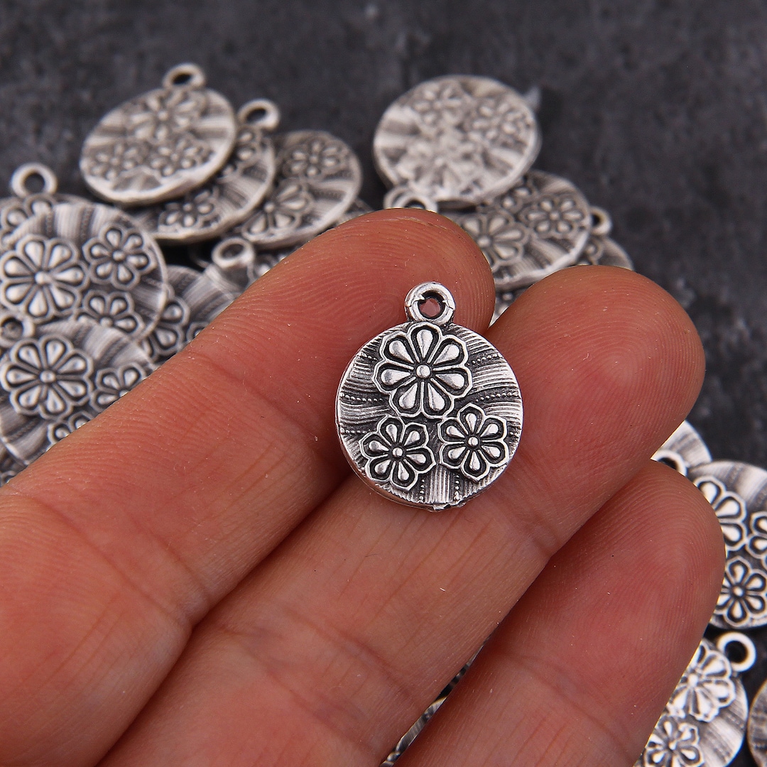 Flat Floral Charms, Daisy Charms, Round Flat Charms, Antique Silver ...