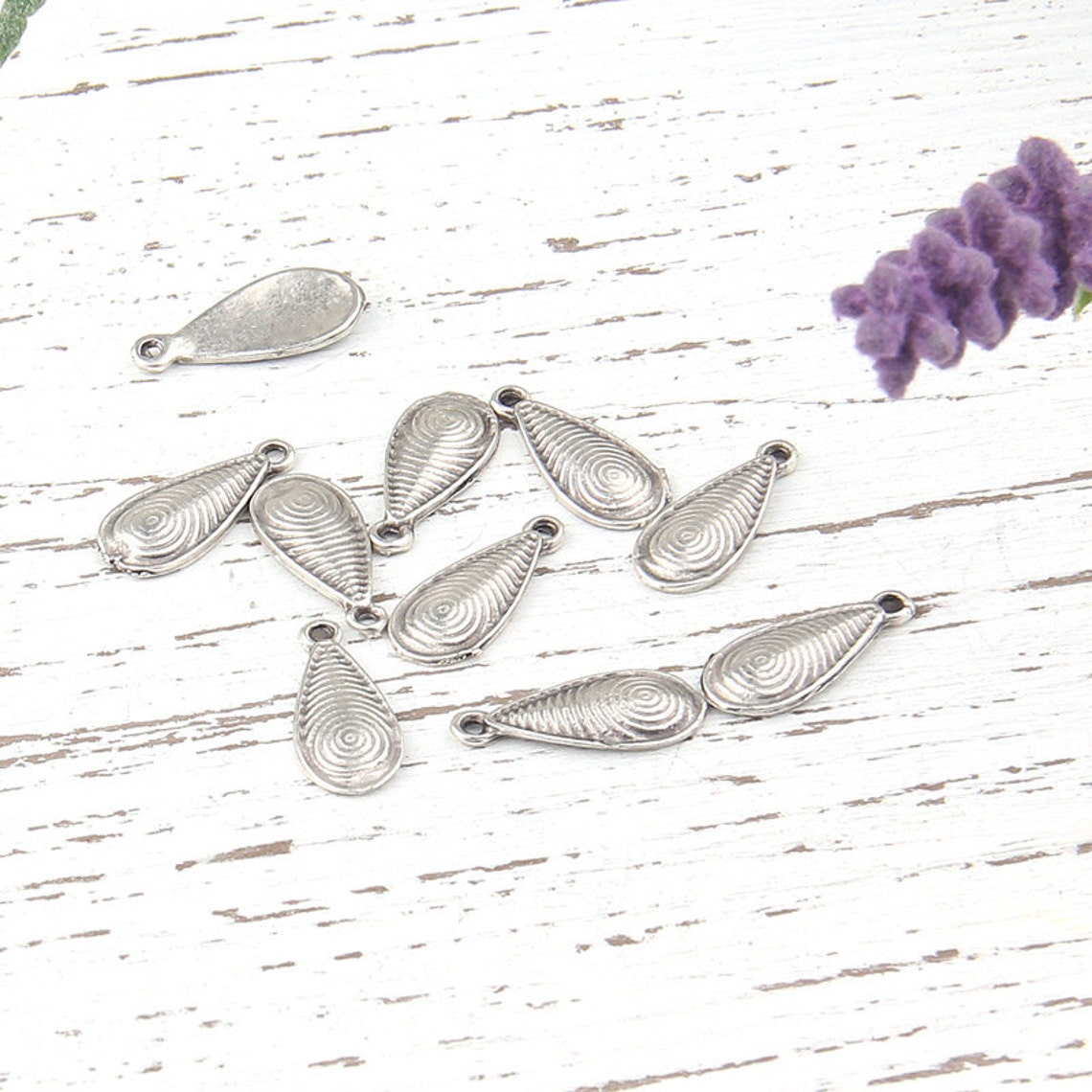 Textured Teardrop Charms Antique Silver Plated 10 Pieces // - Etsy