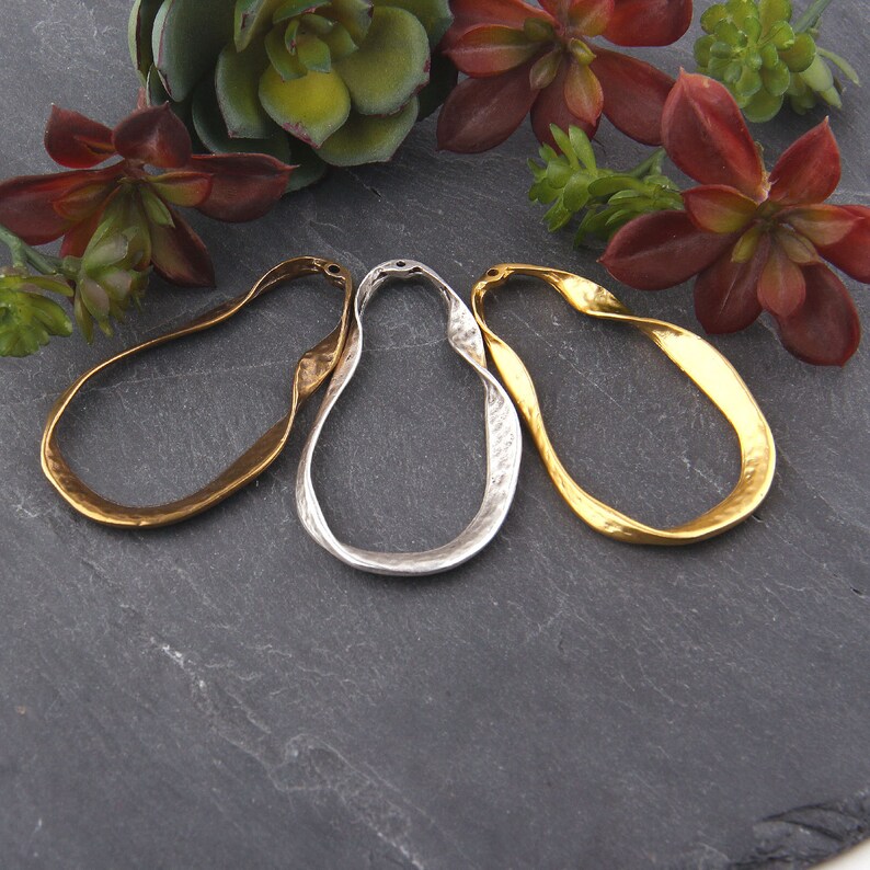 1 Large Twisted Oval Loop Gold Pendant Hammered Oval Loop | Etsy
