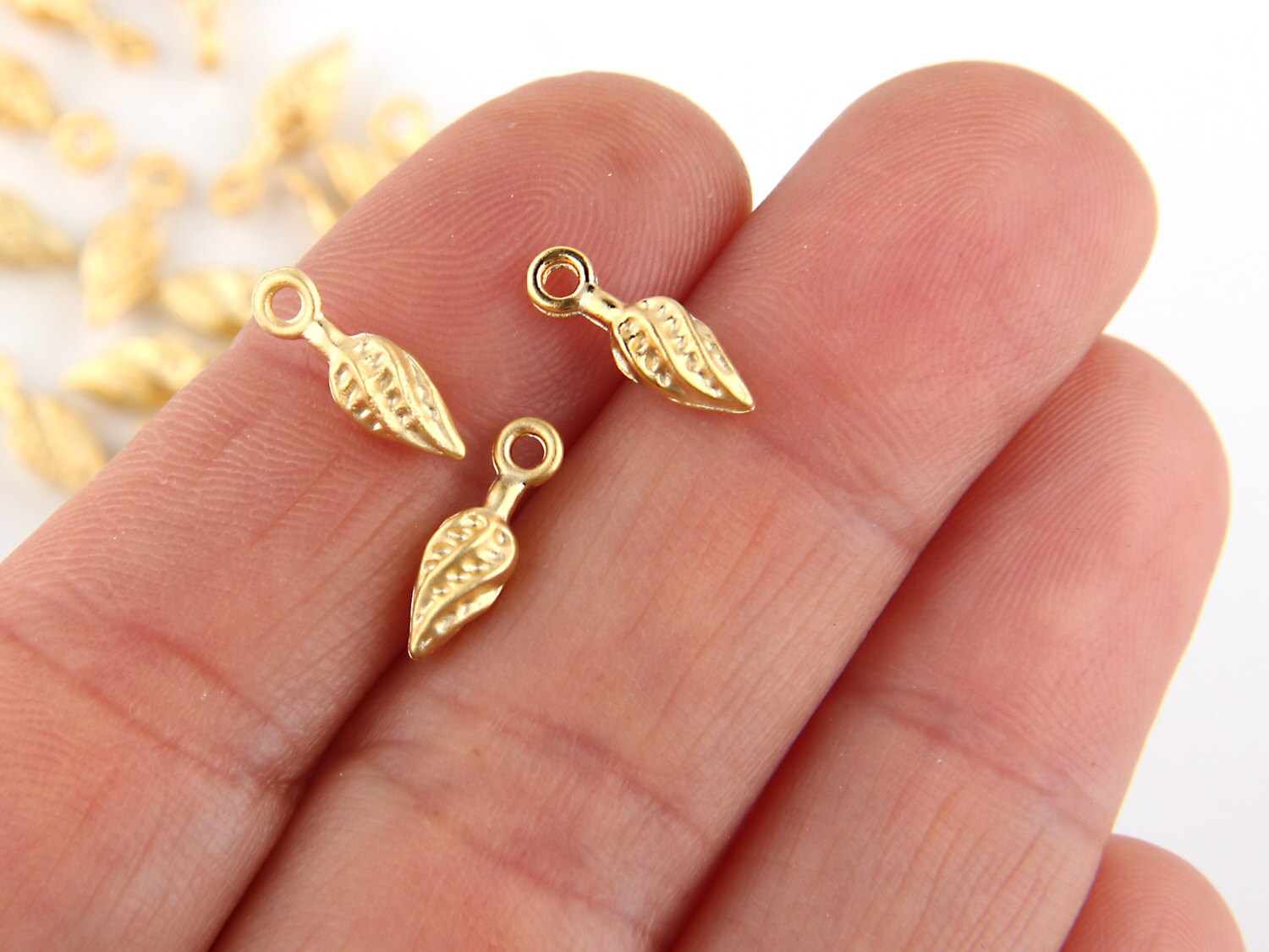 Mini Gold Pointy Charms, Spike Charms, Blossom Charms, 25 Pieces // Gch ...