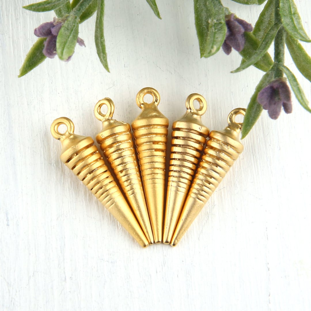 5 Gold Spike Charms, Gradient Line Charms, Spike Pendants // Gch-230 - Etsy