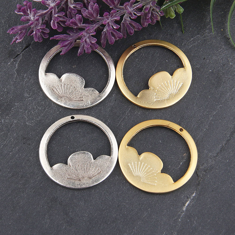 Gold, Round Lotus Flower Cut Out Ring Pendant, 2 Pieces // GP-512 - Etsy