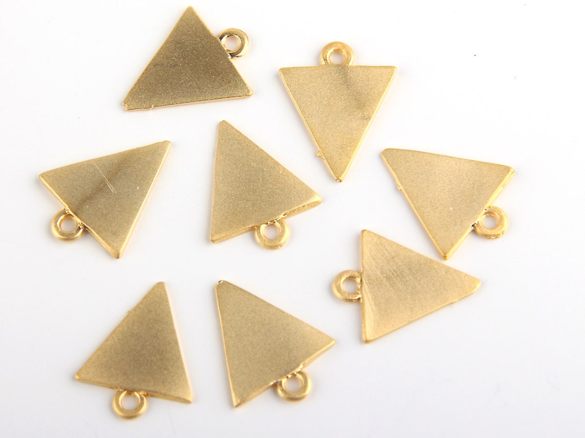 22k Matte Gold Plated Mini Triangle Pendants, 8 Pieces // GP-371 - Etsy