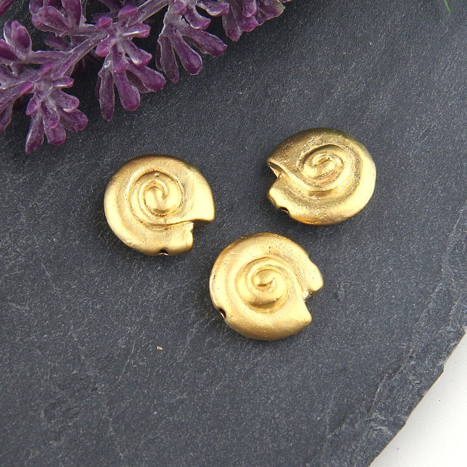 3 Gold Sea Shell Beads Twist Sea Shell Beads // GB-207 - Etsy