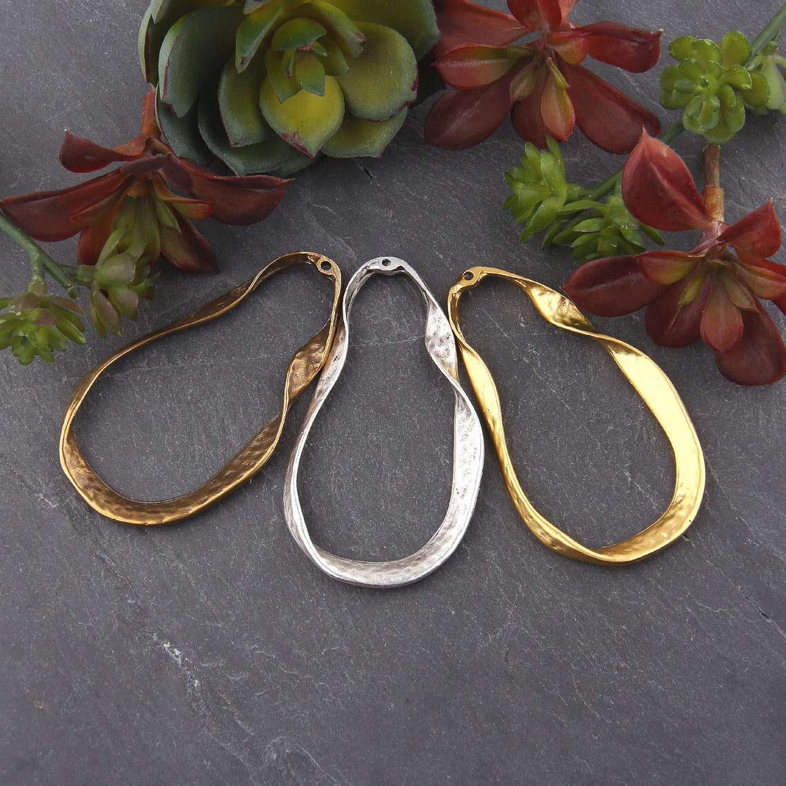 1 Large Twisted Oval Loop Gold Pendant Hammered Oval Loop - Etsy