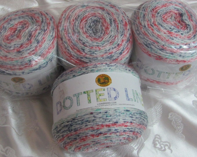 Lot of 4 Dotted Line // Lion Brand Acrylic Yarn Skein Cake 4.4oz 125g 410 Yards 375m Pink White ...
