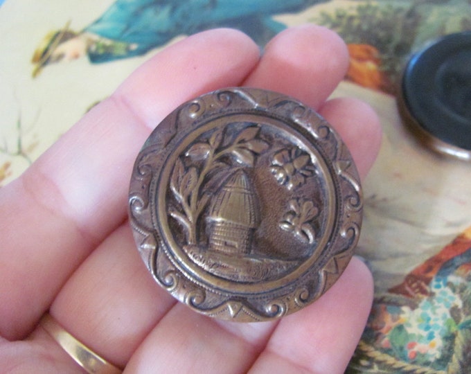 2 Beautiful Brown Molded Metal Picture Art Deco Large Coat Buttons 35mm ...