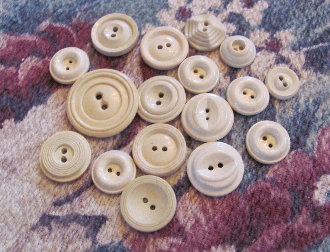 Lot of 20 Mixed Assorted Early Plastic Buttons Vintage Antique White ...