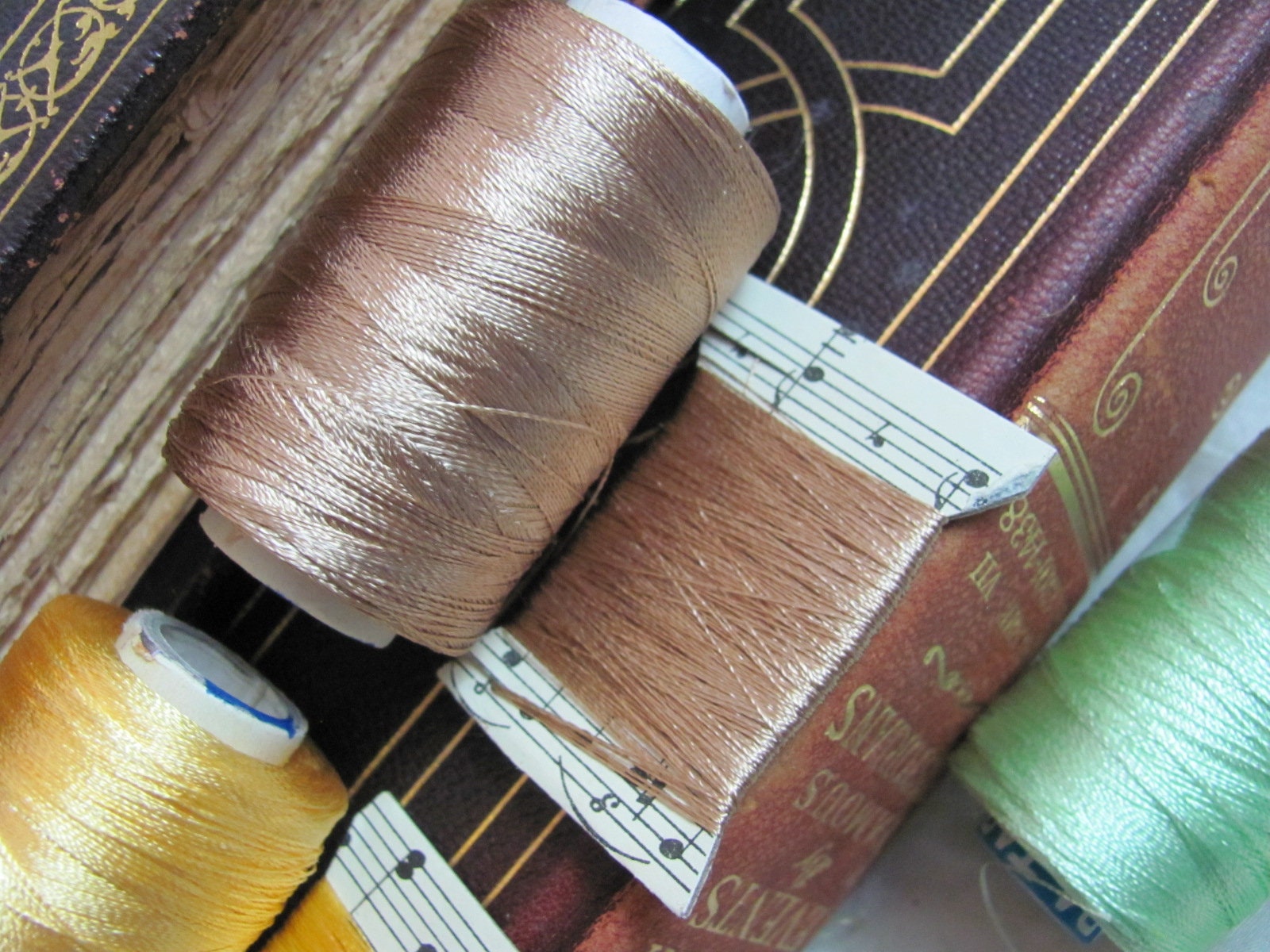 100% Silk Thread // Embroidery Floss Thread Real Silk // | Etsy