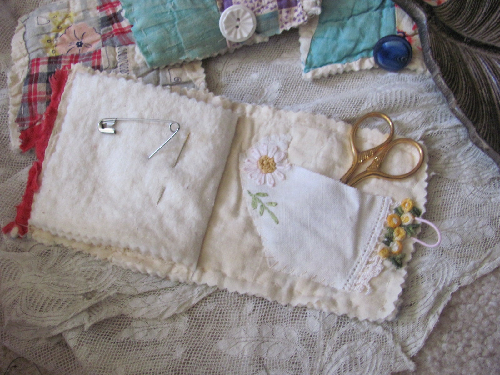 Handmade Needle Case Book Holder for Sewing Embroidery Pins Scissors ...