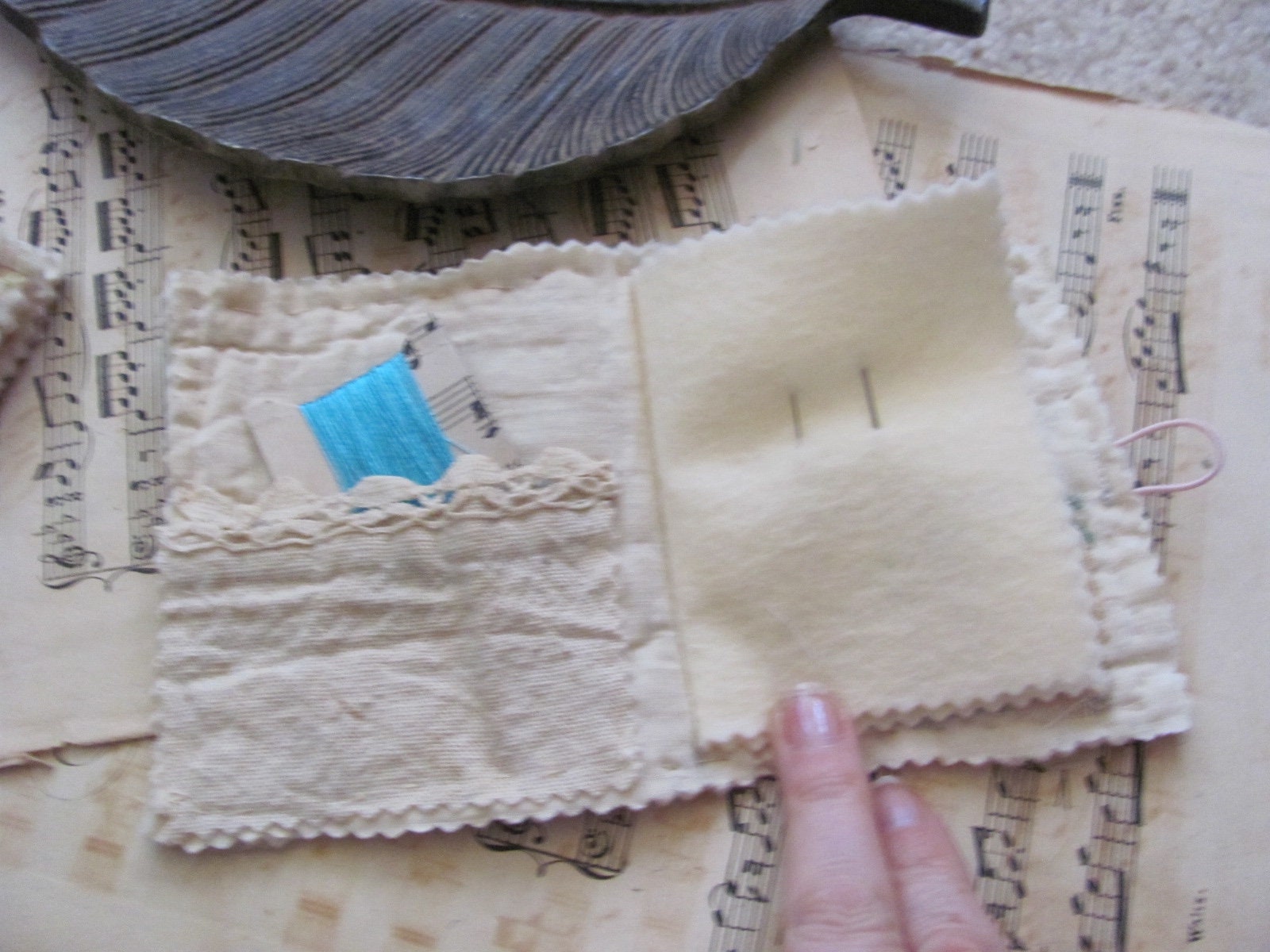 Handmade Needle Case Book Holder for Sewing Embroidery Pins Scissors ...