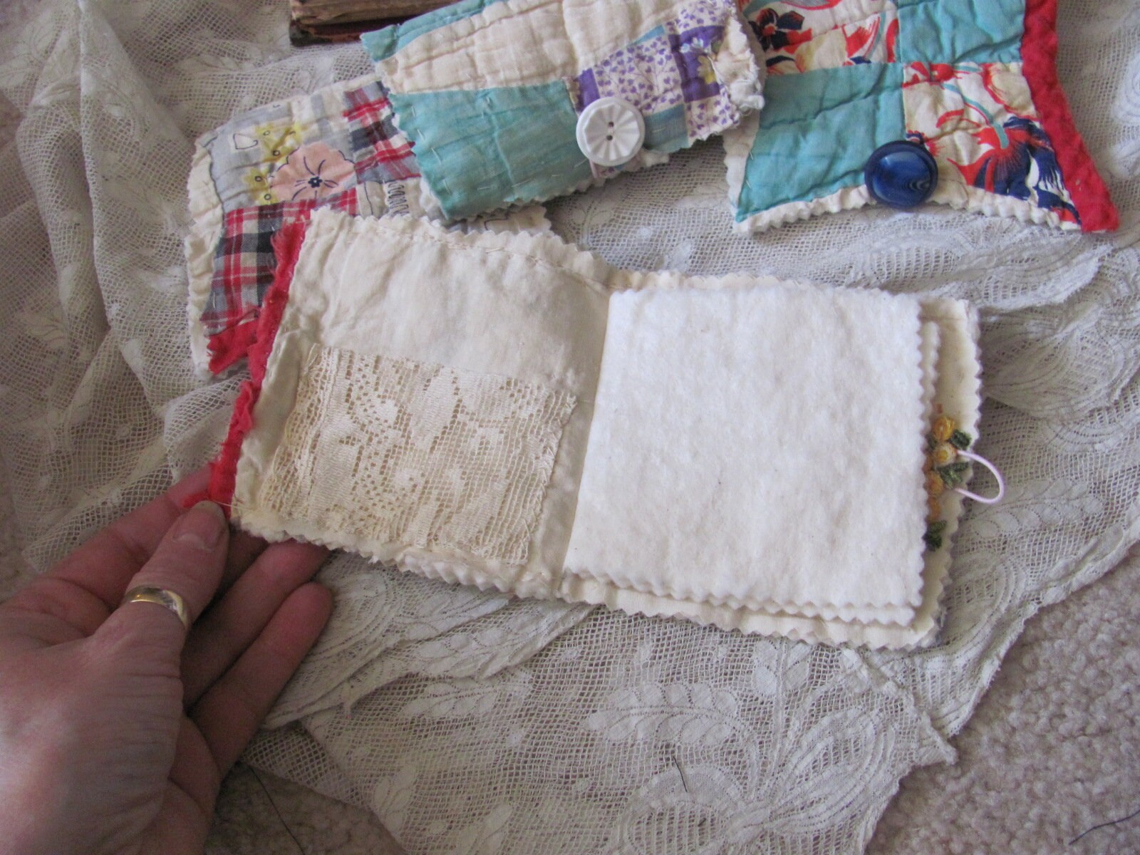 Handmade Needle Case Book Holder for Sewing Embroidery Pins Scissors ...