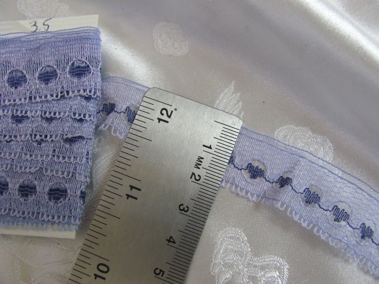 Pretty Delicate Lavender Purple Lace Sewing Trim - 15mm Wide - 3.5 ...