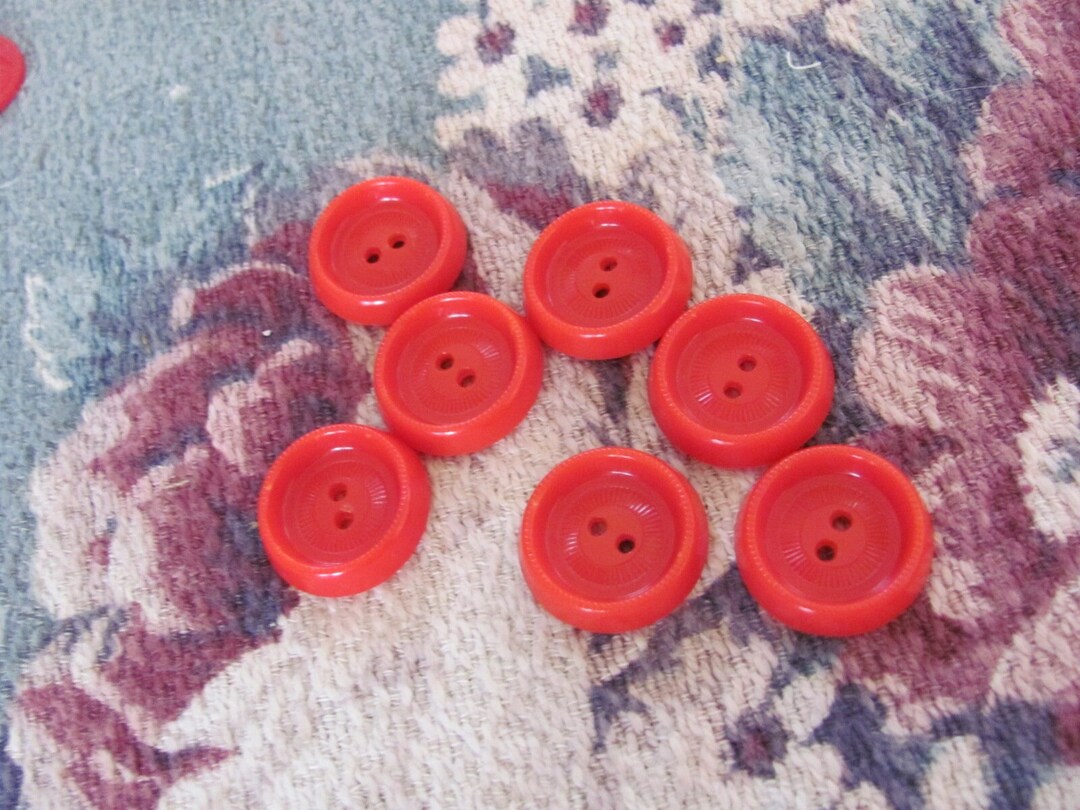 Set of 7 Red Plastic Molded Buttons 22mm Sew Through Colt SPC ...