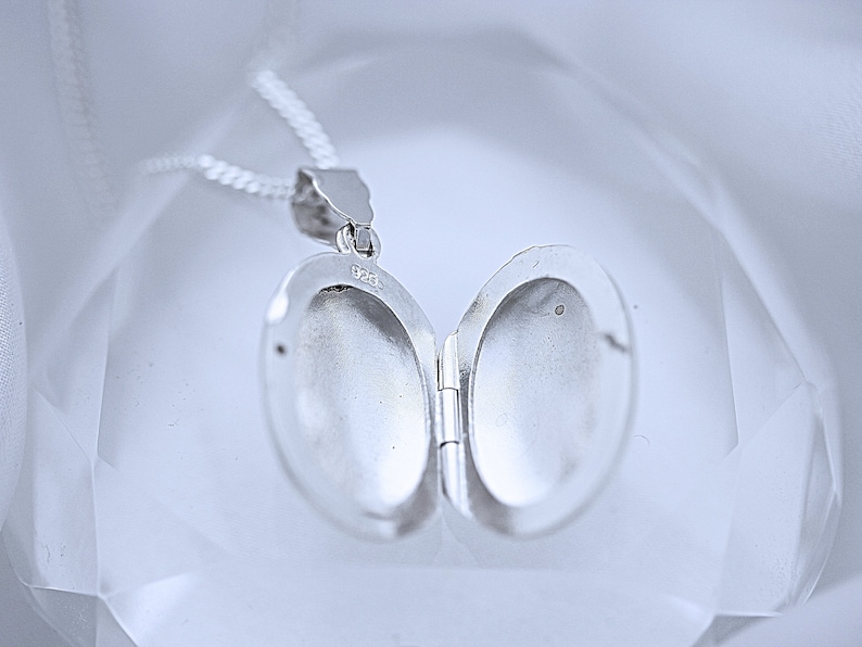 Real 925 Silver Locket Necklace. Small Round Sterling Silver - Etsy
