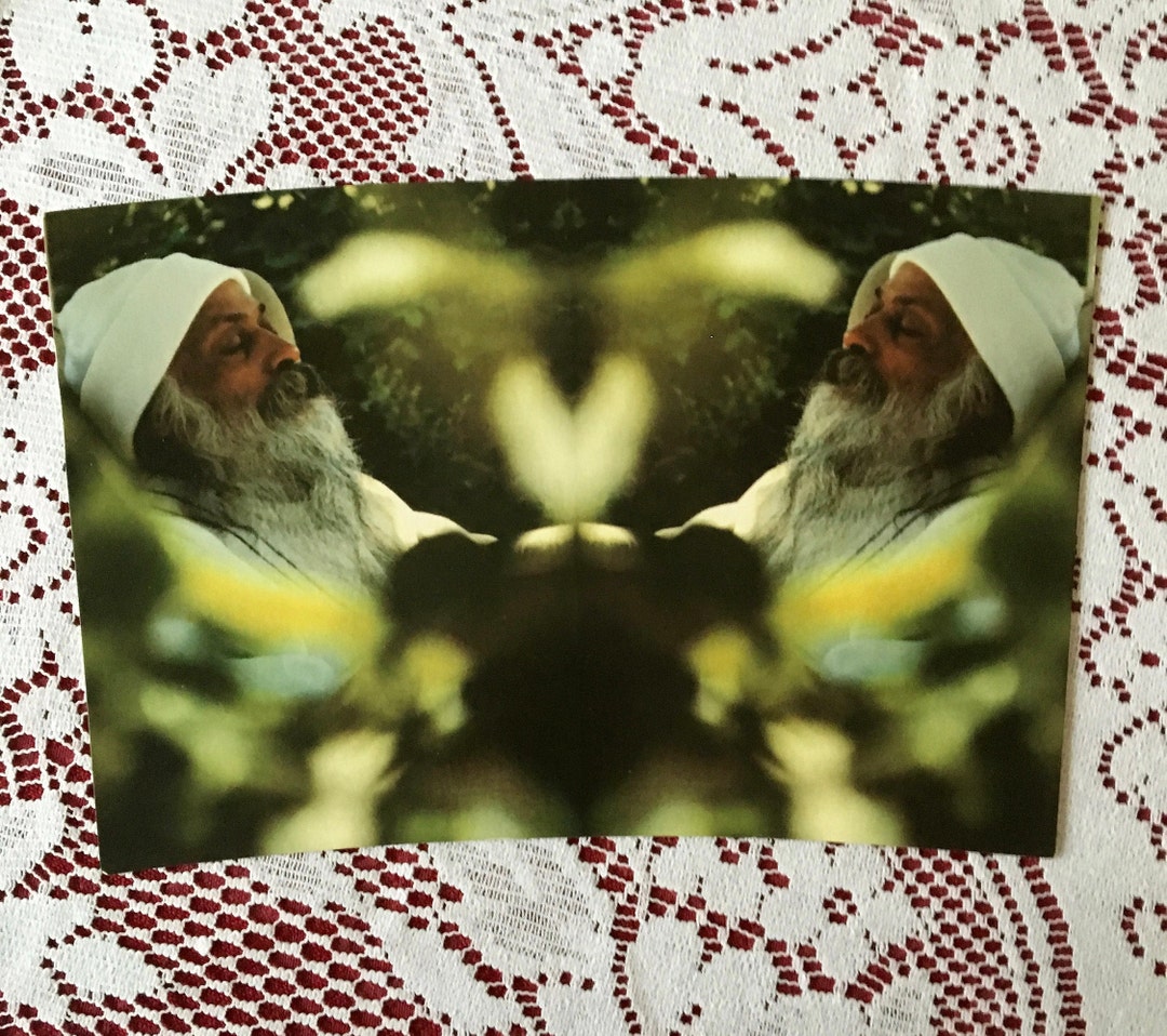 Bhagwan Shree Rajneesh Photo, 1980s, Oregon History, Rancho Rajneesh ...