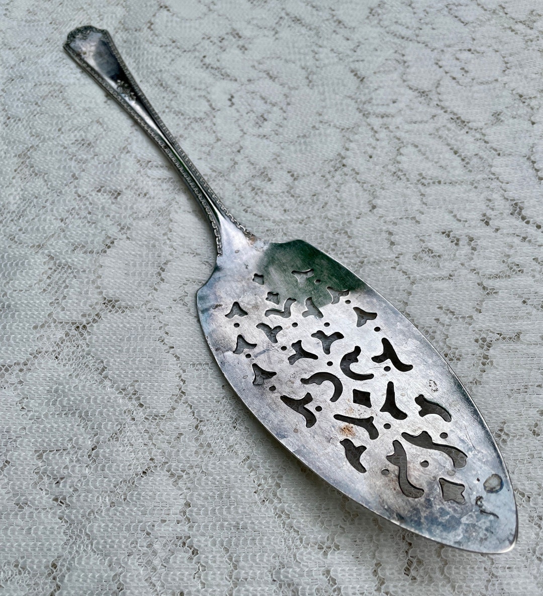 WEDDING SEASON Silver Cake Server, Vintage Silver, Peerless Silverplate ...