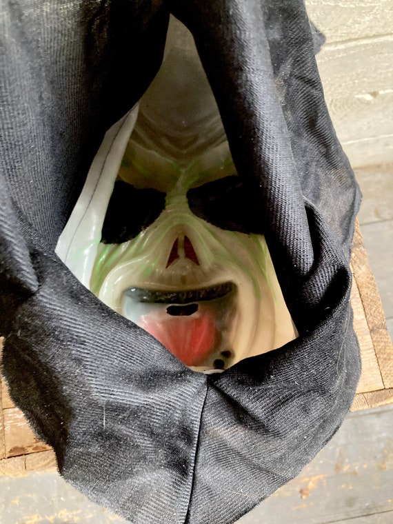 Halloween mask scary monster mask creepy wrinkled gre… - Gem