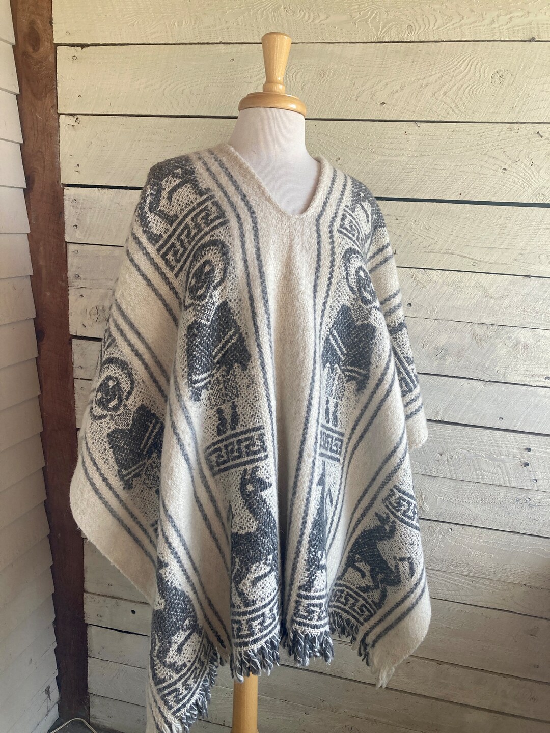 Ecuador Wool Poncho Handwoven White Gray People Lamas Heavy Wool Fringe ...