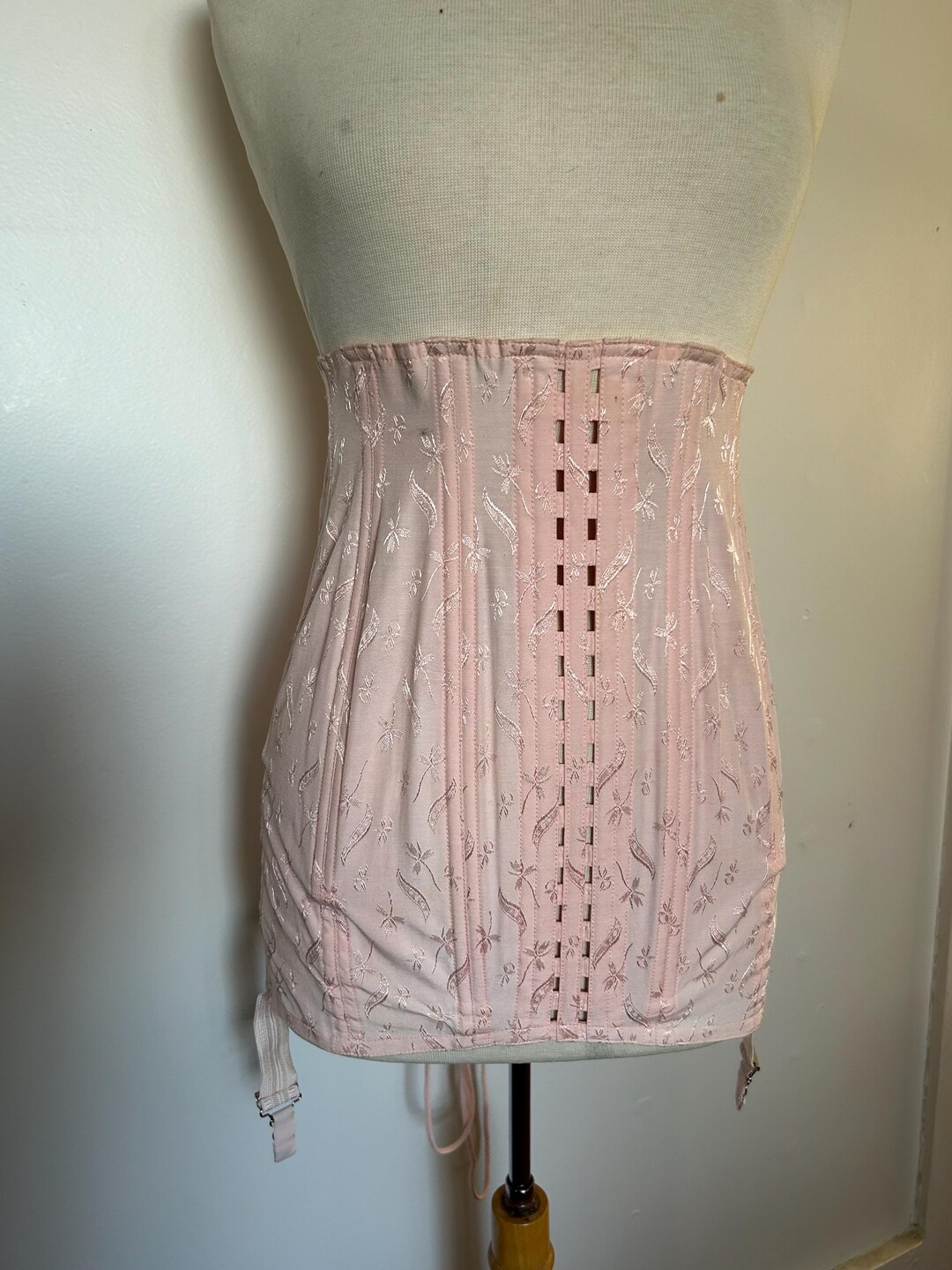 40s Peach Pink Corset - Hooks Lace up Back Brocade Fabric 9 Stays La ...