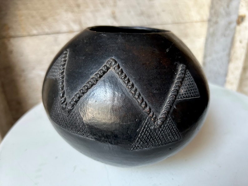 Zulu Beer Pot Ceramic Black Ware Pot Raised Design Tribal Handmade ...
