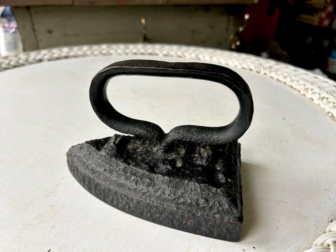 Victorian Clothes Iron - Farmhouse Decor - Doorstop - Paperweight ...