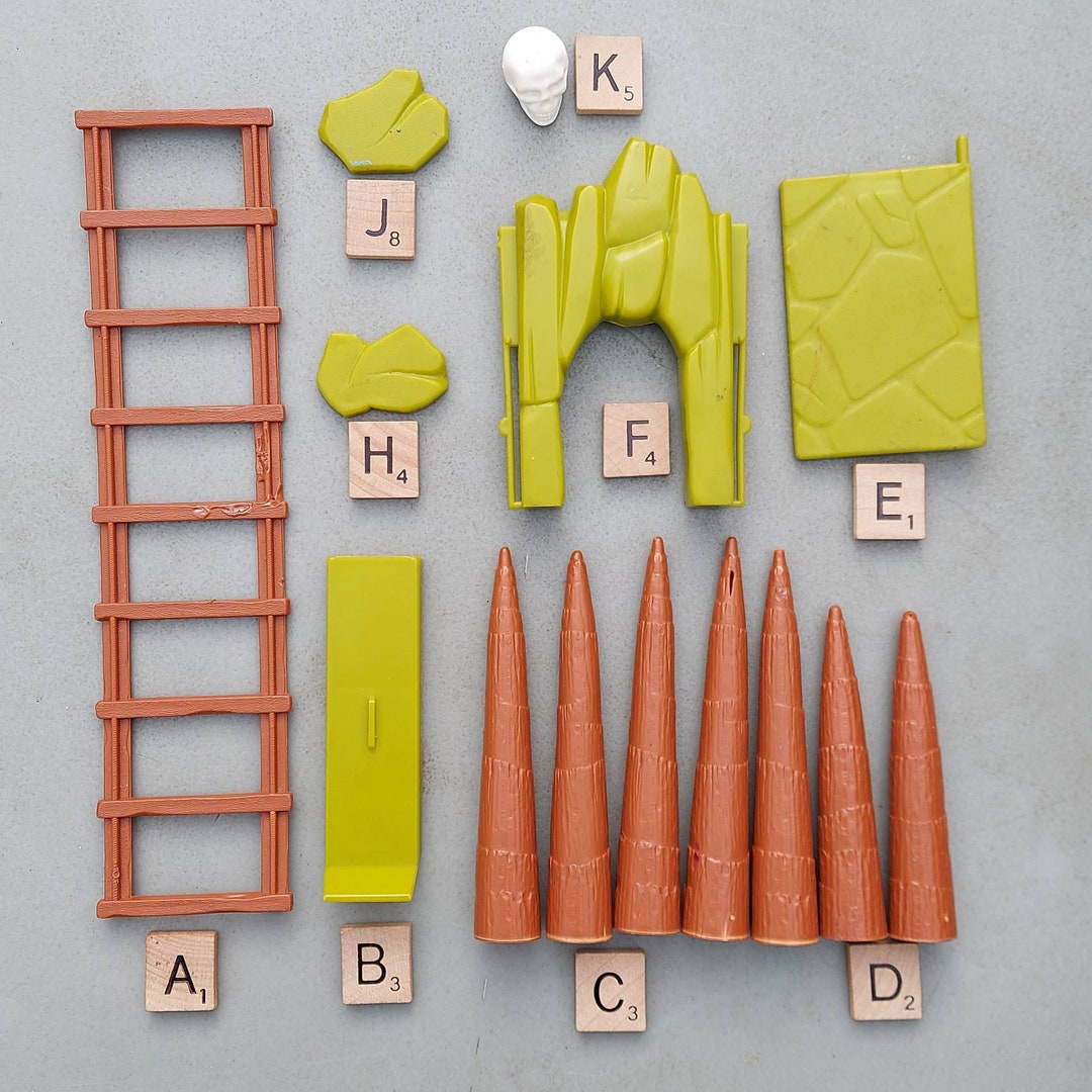 Fortress of Fangs Spare Parts Advanced Dungeons and Dragons by LJN Toys ...