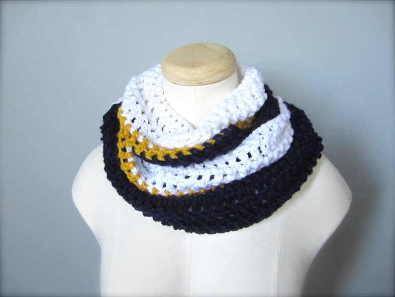 Crochet Buffalo Sabres, St Louis Blues, Michigan, Team Colors Infinity ...