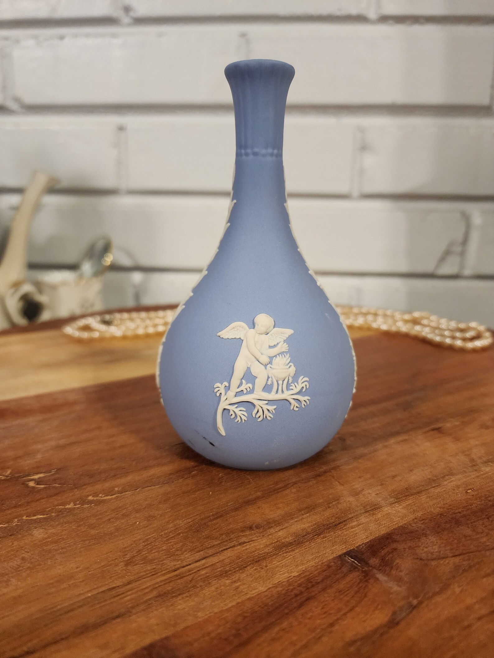 WEDGWOOD Blue White JASPERWARE Cherub Bud Vase ENGLAND 1970's - Etsy
