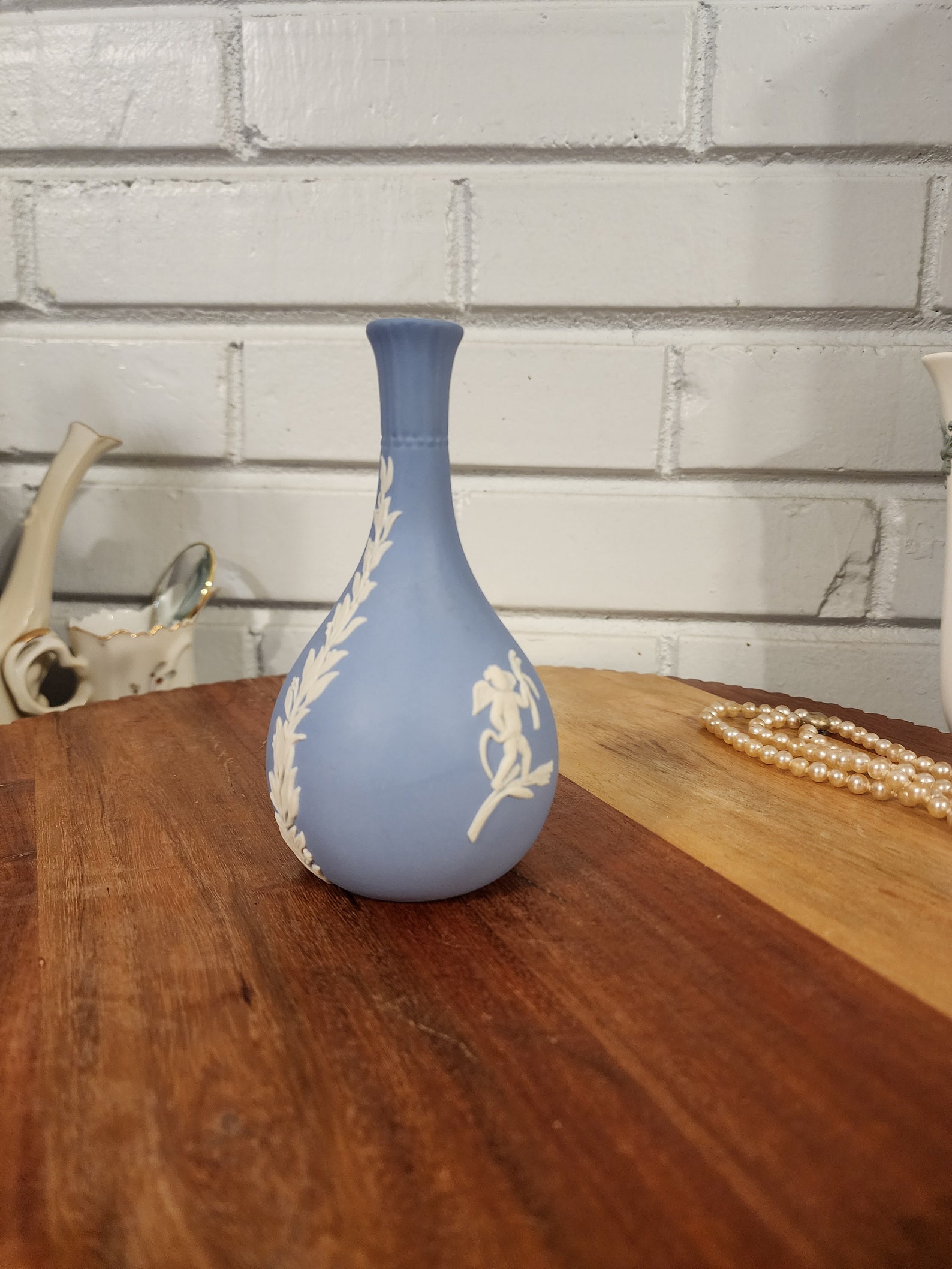 WEDGWOOD Blue White JASPERWARE Cherub Bud Vase ENGLAND 1970's - Etsy