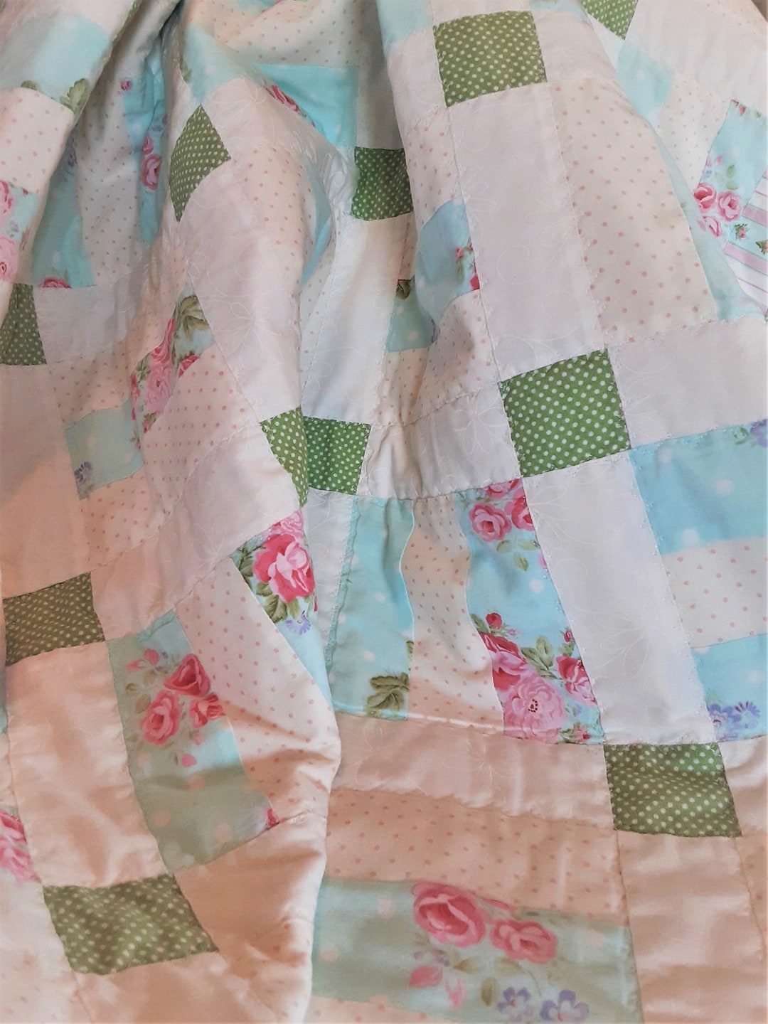 Roses With Rosebud Border, Leaves, White, Pink, Blue, Green, Girl Quilt ...