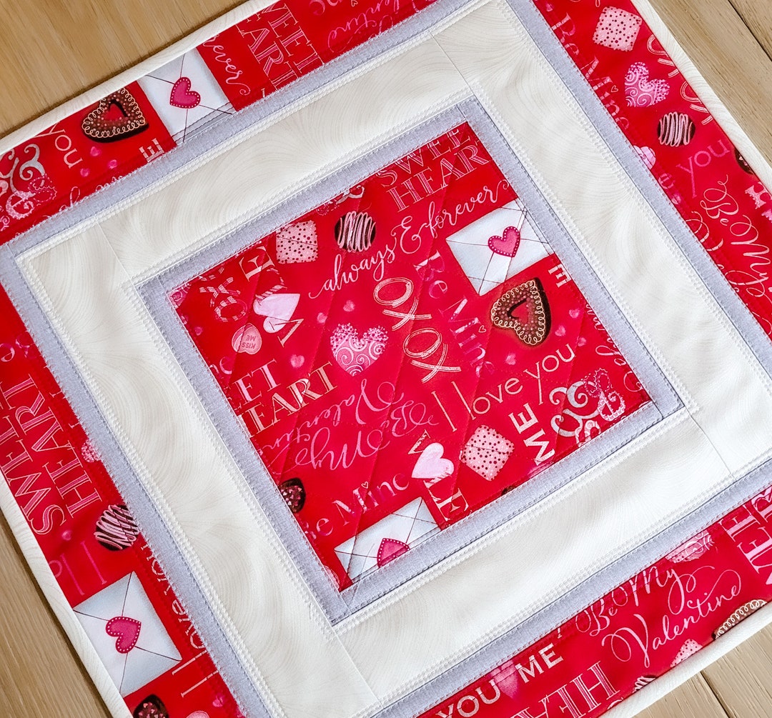 Quilted Table Topper, Table Mat, Decorative Wall Hanging, Valentine's ...